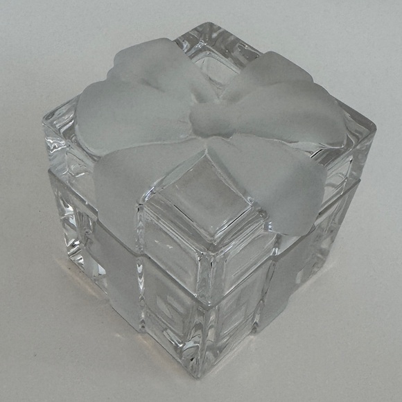 Tiffany & Co. | Storage & Organization | Tiffany Co Glass Bow Trinket ...